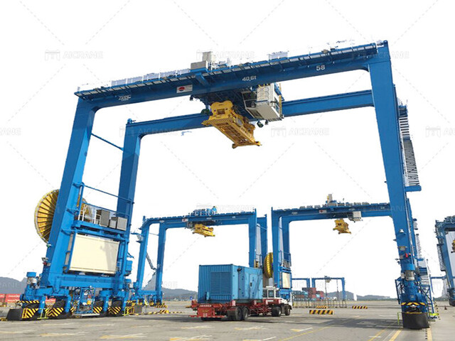 How to Use a Container Gantry Crane for Container Stacking Operations ...